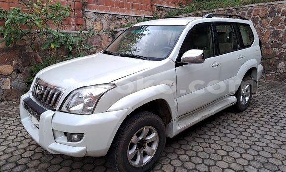 Buy and sell cars, motorbikes and trucks in Rwanda - CarIsoko