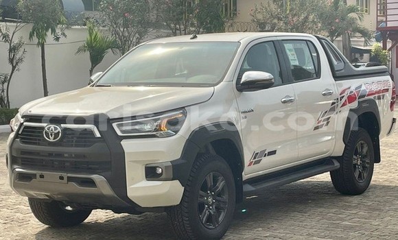Buy used toyota hilux white car in kigali in rwanda - carisoko